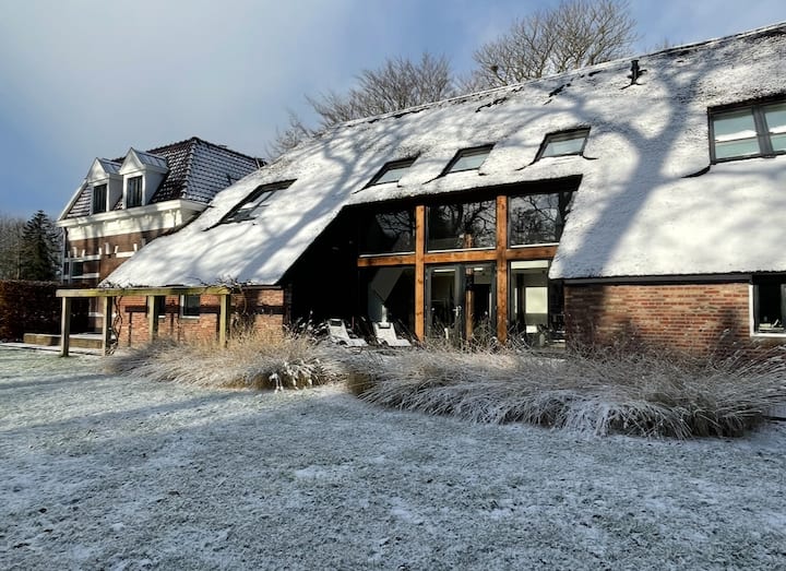 Micasa Tucasa: Oase Van Rust Vlakbij "Grunn" - Groningen