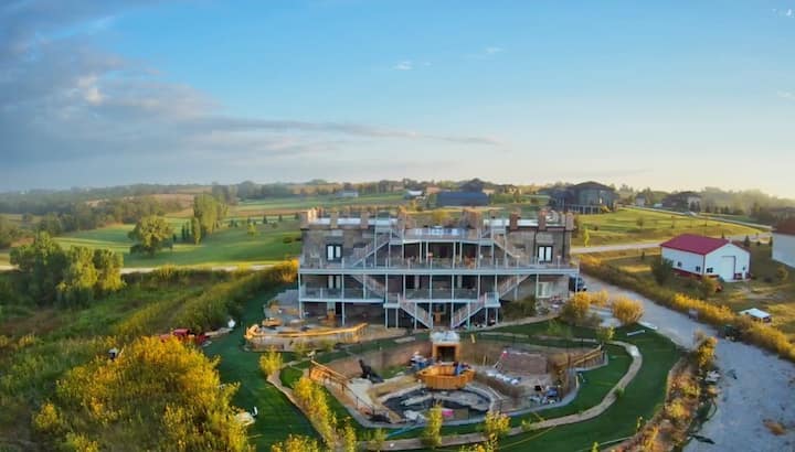 Diamond Monarx-a Castle Tribute To Jeni - Nebraska