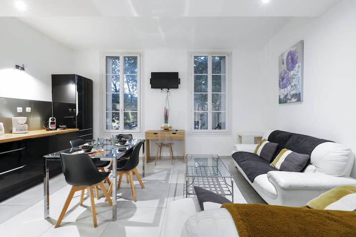 Saint-roch ~ Spacious Park View Fully Equipped - Montpellier