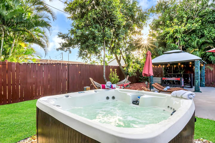 Relax At Serenity • Heated Pool • Spa • Near Beach - West Palm Beach, FL