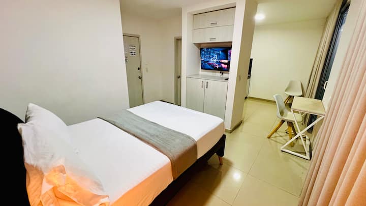 Encantador Studio Con Gran Balcón + Ac Y Wi-fi 401 - Cali