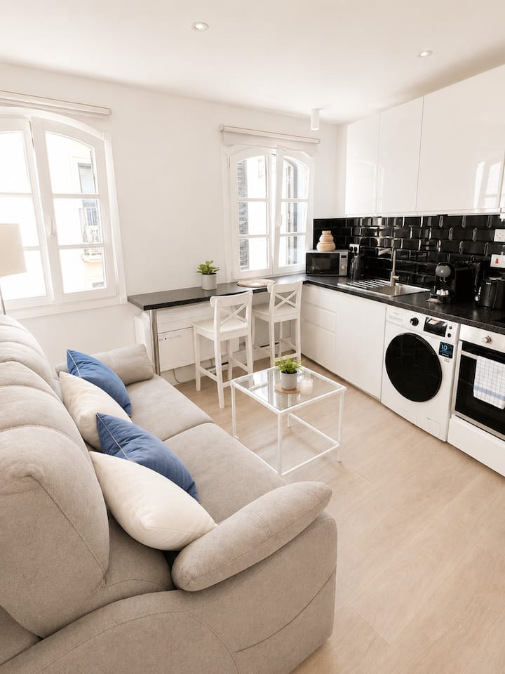 Grand Central House - Classic One Bedroom - La Línea de la Concepción