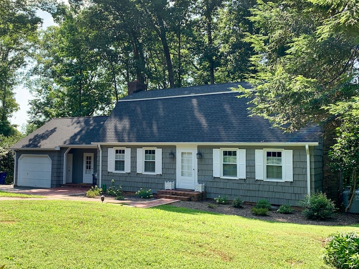 Wake Forest University-3.5 Miles Away! - Winston-Salem, NC