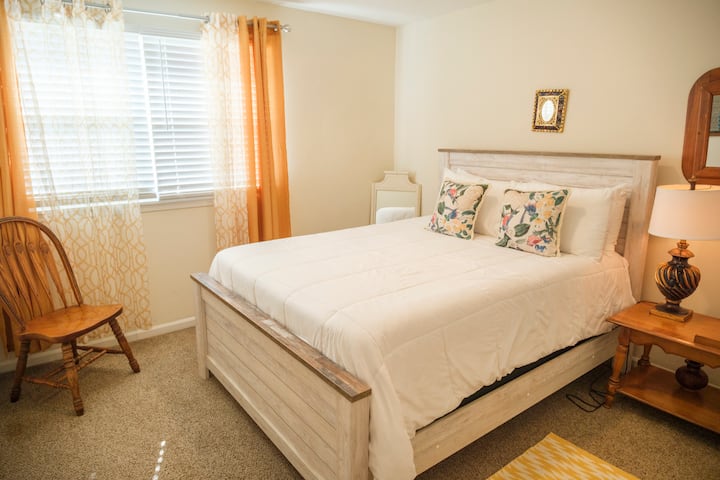 Apartment 202 - Columbia, MO