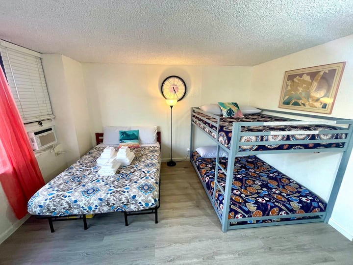 Waikiki Studio Hawaii Family Friendly Room 6guests - Honolulu