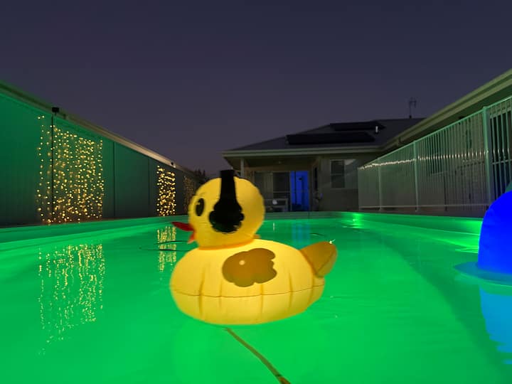 Coastal Hamptons In The Country - Tamworth