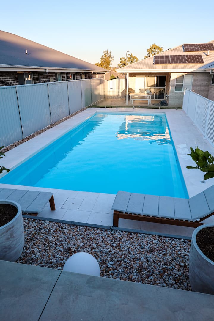 Coastal Hamptons In The Country - Tamworth