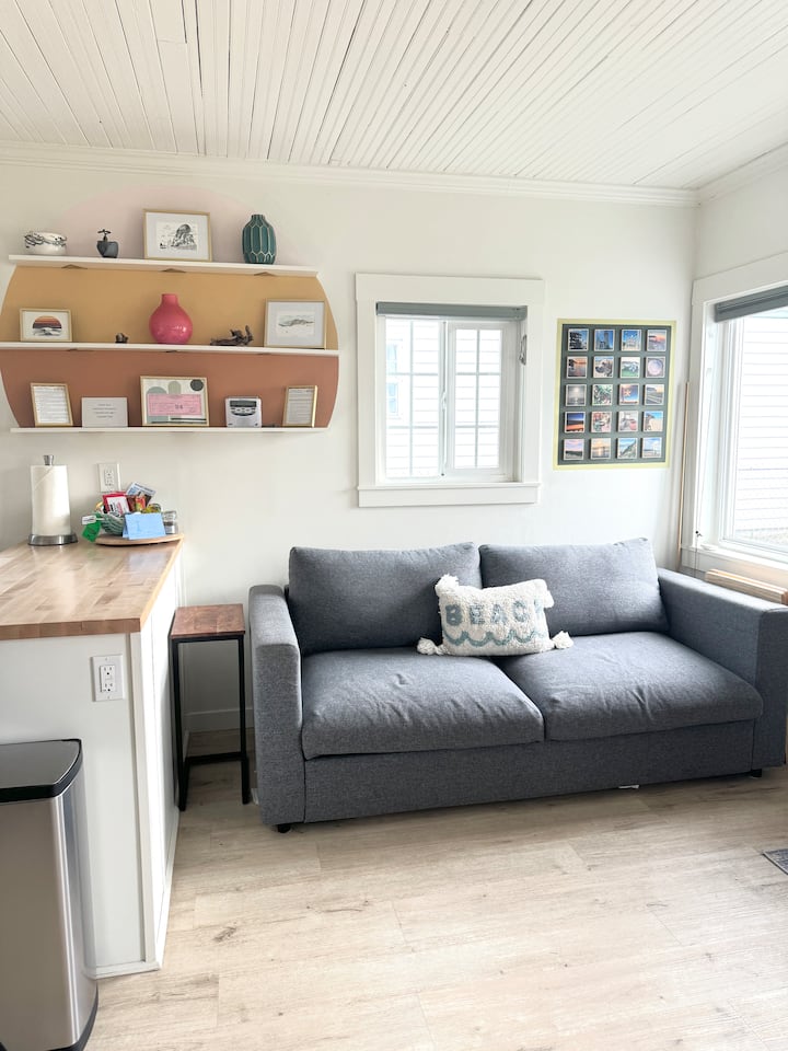 La Casita Azul: 2 Queens, Riverview, Dogs Welcome! - Seaside, OR