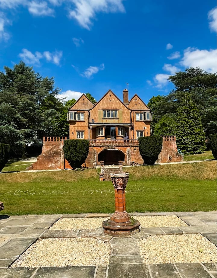 Four Corners Getaway - Reading