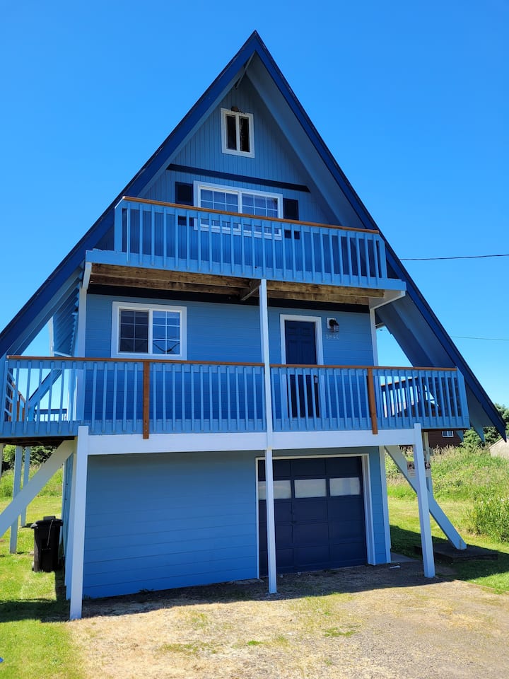 Ocean Views, Hot Tub, Ev, Kayaks, $150+ Bonus* - Short Beach, OR