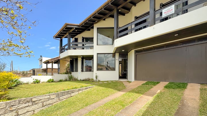 Casa Grande E Confortável Perto Da Praia - Garopaba