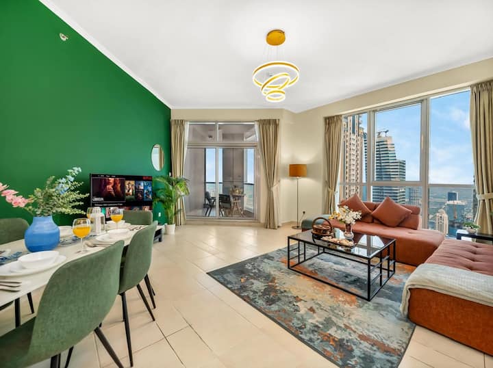 Relax & Unwind In This Cozy 2br Apartment - Dubai