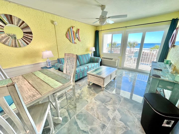 Starfish Villa! Gulf Front! Pier Park! Loungers! - Panama City Beach, FL