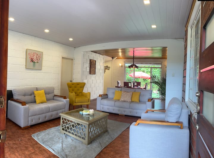 Exclusive House, ( Incluye Desayunos ) - Puyo