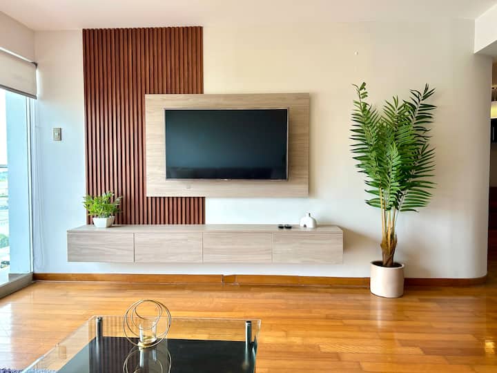 S*| The Golf_3br Top Location W/parking Spot - Trujillo, Peru