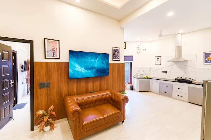 The Dalanwala Suites (Private Ground, Floor) - Dehradun