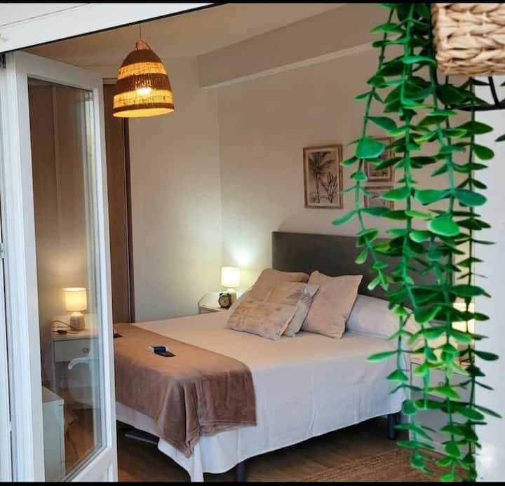 Los Sauces, A 400 M. De La Playa. 
Roquetas De Mar - Almería