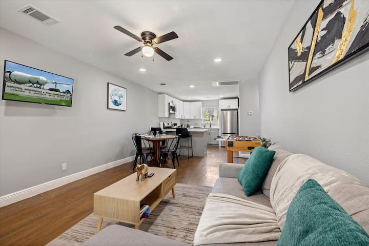 Museums Med Center Cozy Apt | Games Bbq Fire Pit - Houston, TX