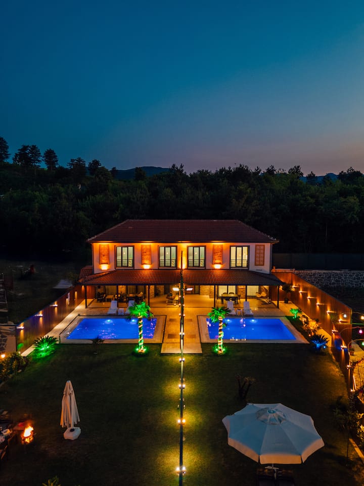 Sıcak Havuzlu Ve Jakuzili Villa - Karasu