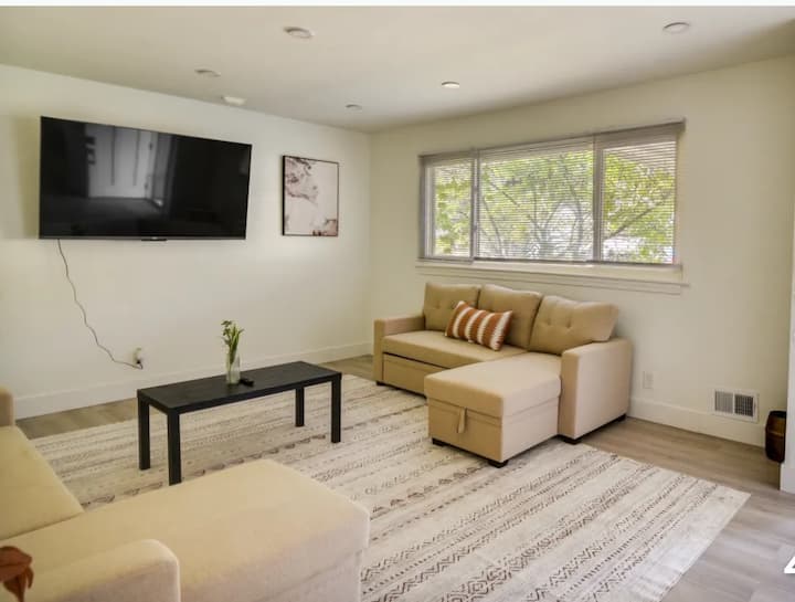 15 Minutes To The Beach Bungalow - Chesapeake, VA