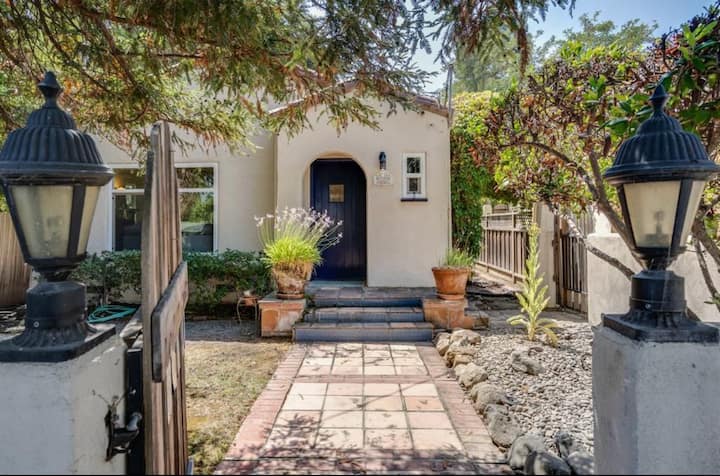 Cozy Palo Alto Cottage ~ Near Stanford - Palo Alto, CA