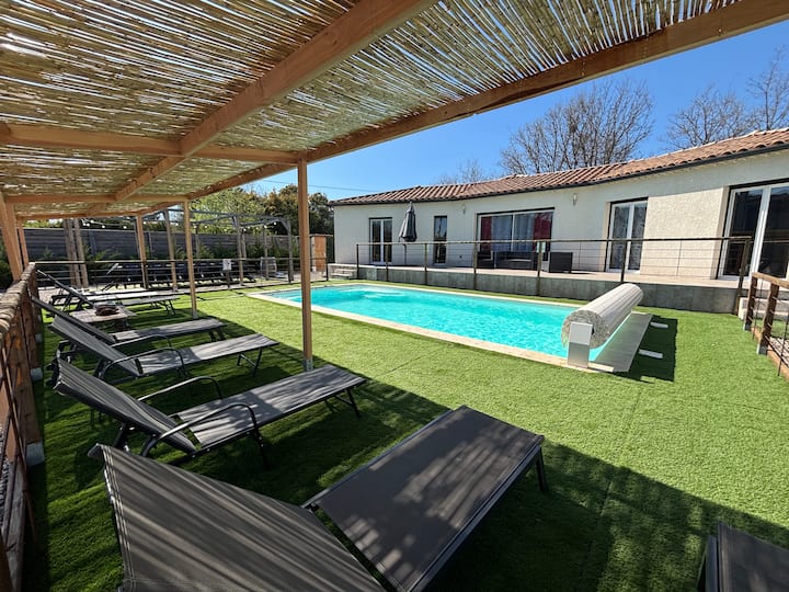 Spacieuse Villa, Piscine Chauffée& Pétanque - Vallon-Pont-d'Arc