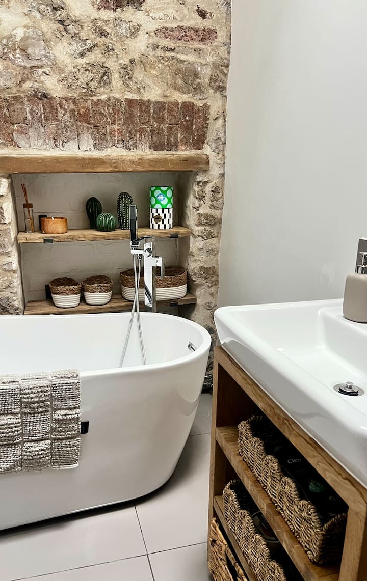 Converted Tackroom, Haverfordwest, Pembrokeshire. - Haverfordwest