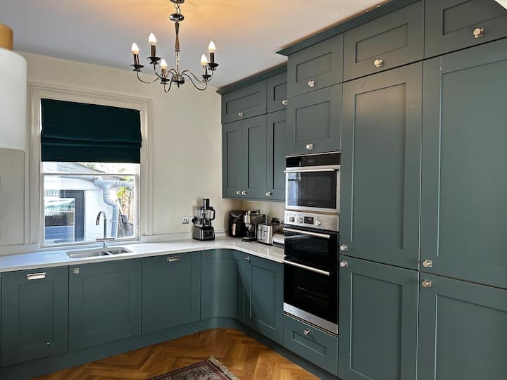 Beautiful, Spacious Period Home In Montpellier - Cheltenham