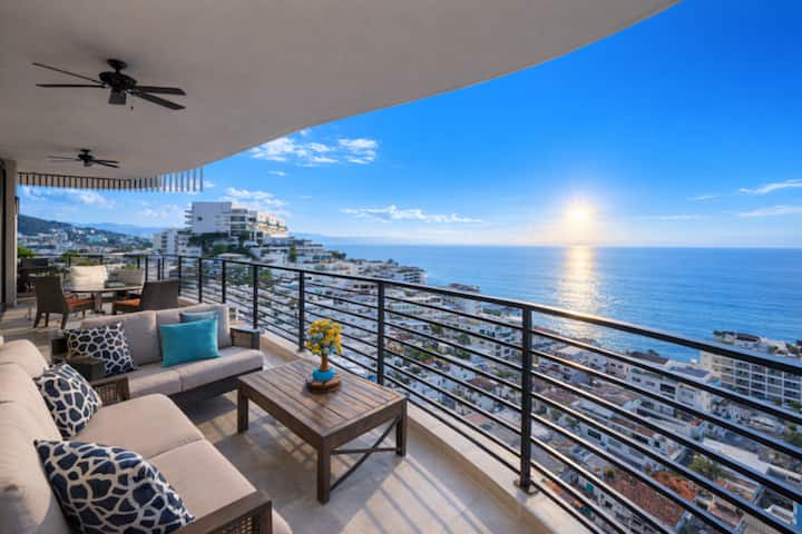 Stunning Ocean‑view Balcony • Signature Pinnacle - Puerto Vallarta