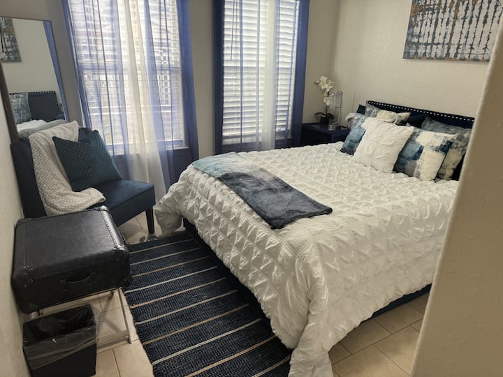 Southe Towne Cottage-2 Br-1bunk-3bds-free Parking - San Antonio, TX