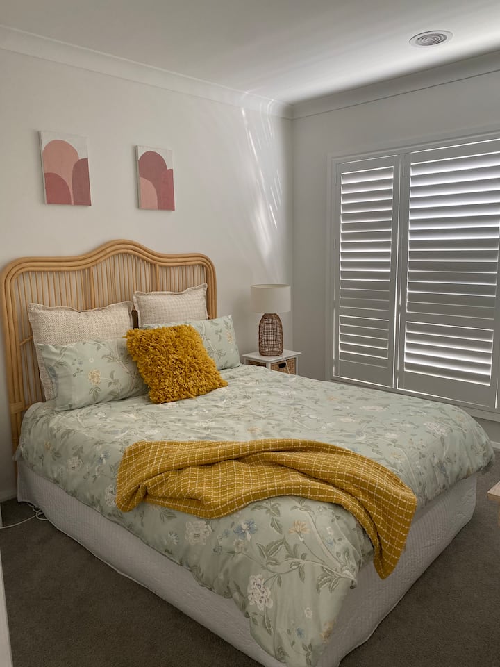 Bondi Beauty- Luxury Home - Wagga Wagga