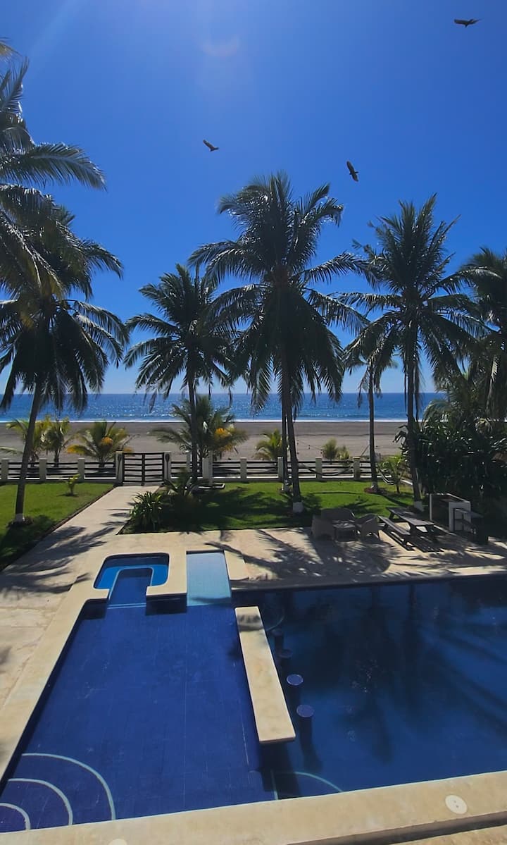 Ocean Front Villa Casa Blanca Beach House - El Salvador