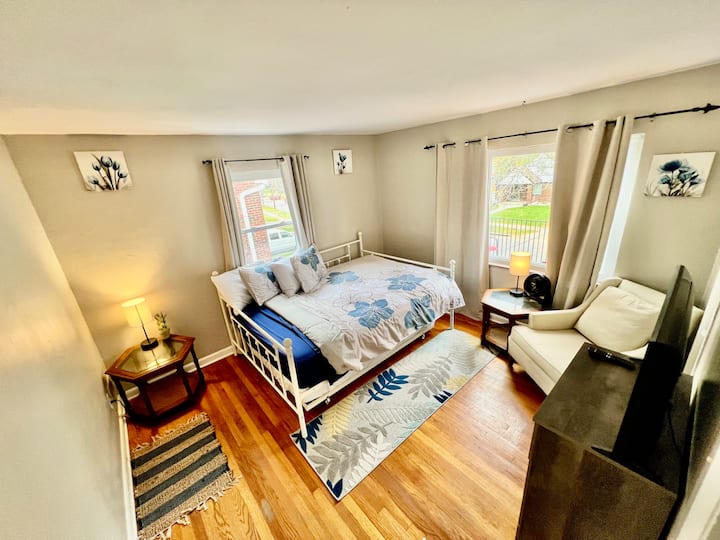 Comfy Cozy Safe 2nd Floor Aptmnt 13 Min To Uc Med - Cincinnati, OH