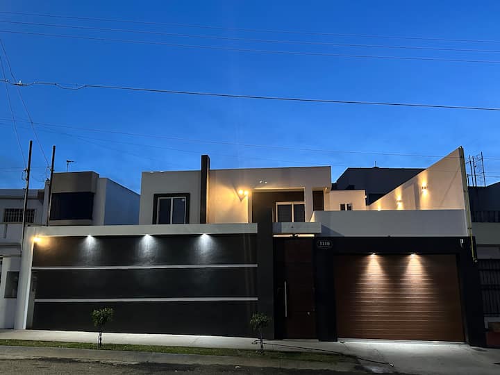 Playas De Tijuana - Imperial Beach, CA