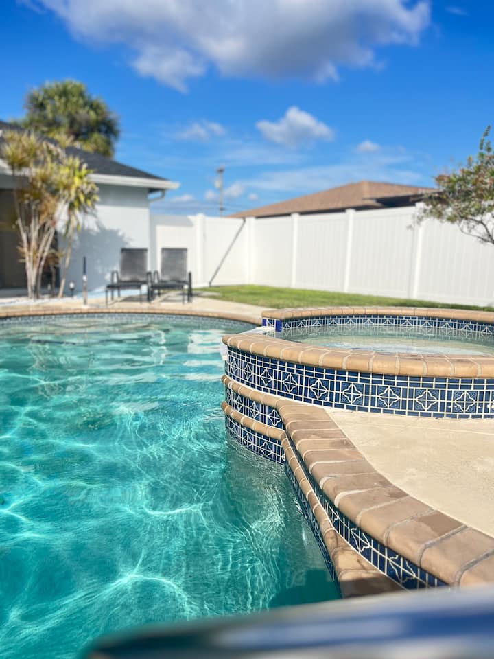 Coralreef Private Pool/spa| Central Location - Cape Coral, FL