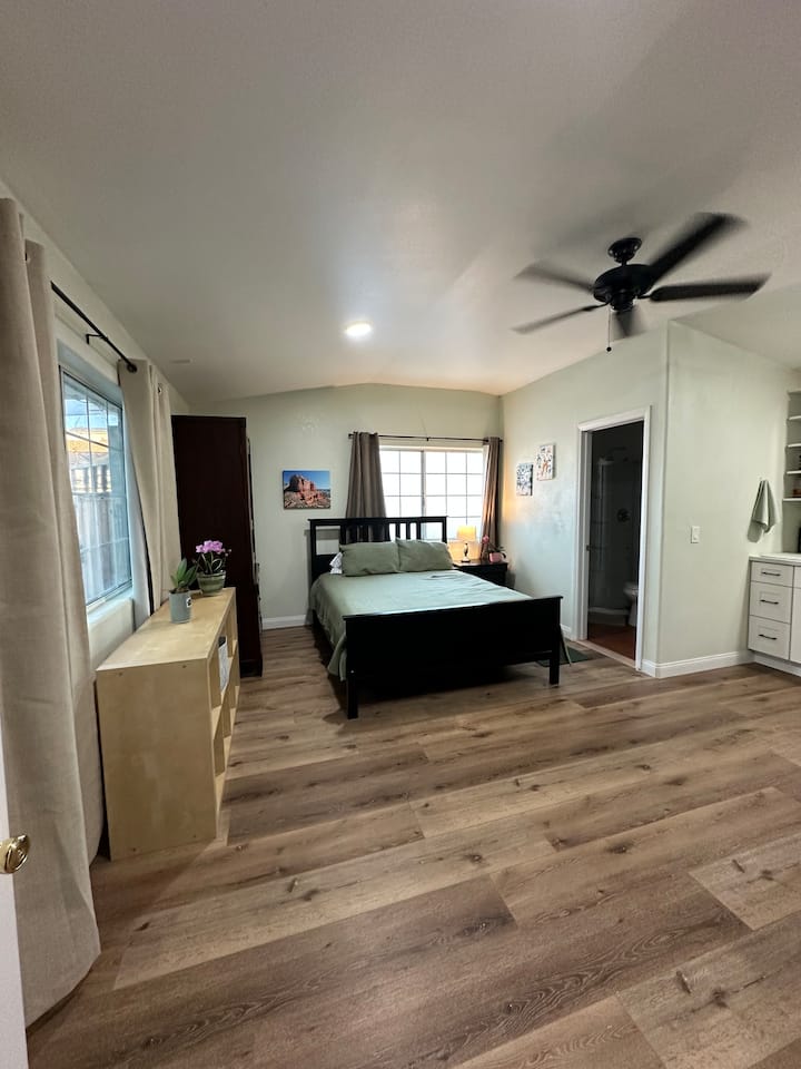 Studio - Lakeside, CA