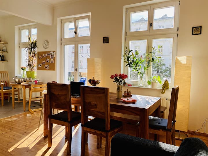 Spacious Apartment For Families On Helmholtzplatz - Berlijn