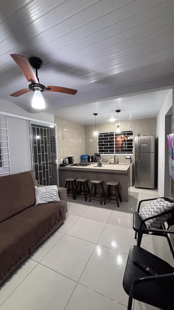 Casa Com Piscina  Em Itapoá, 400 Metros Da Praia. - Itapoá