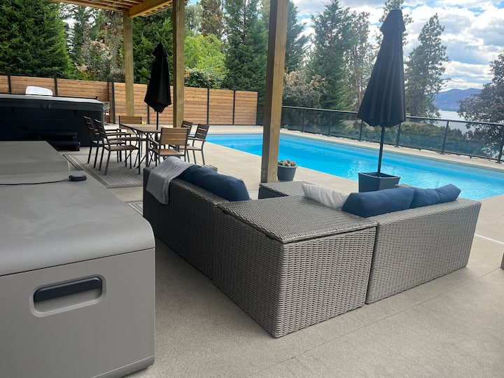 Cozy Forest Retreat, Private Hot Tub & Fire Pit. - Kelowna