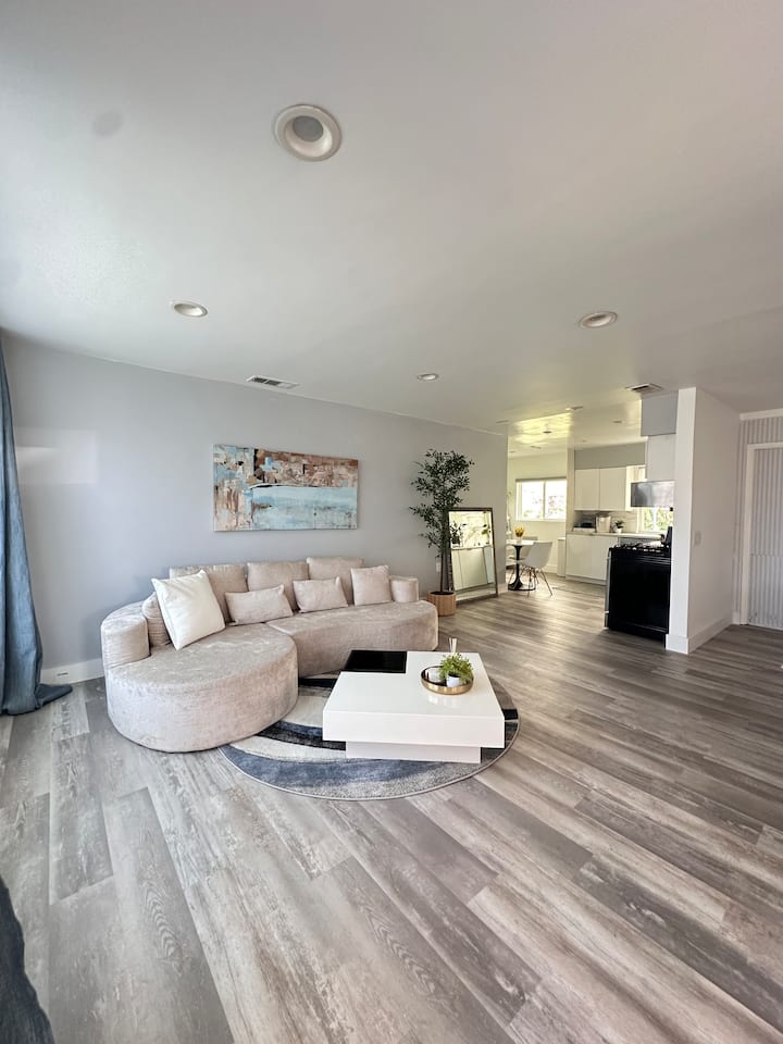 Holiday-ready 2br - Long Beach, CA