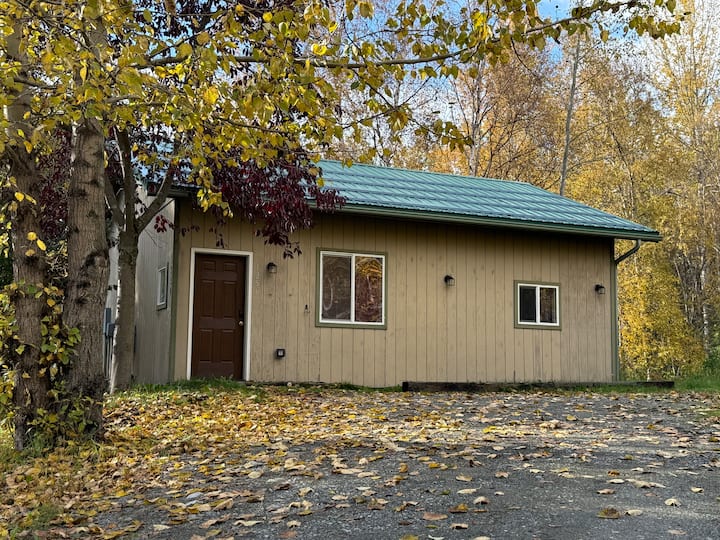 Cute, Simple, Studio Home All To Yourself - Alaska
