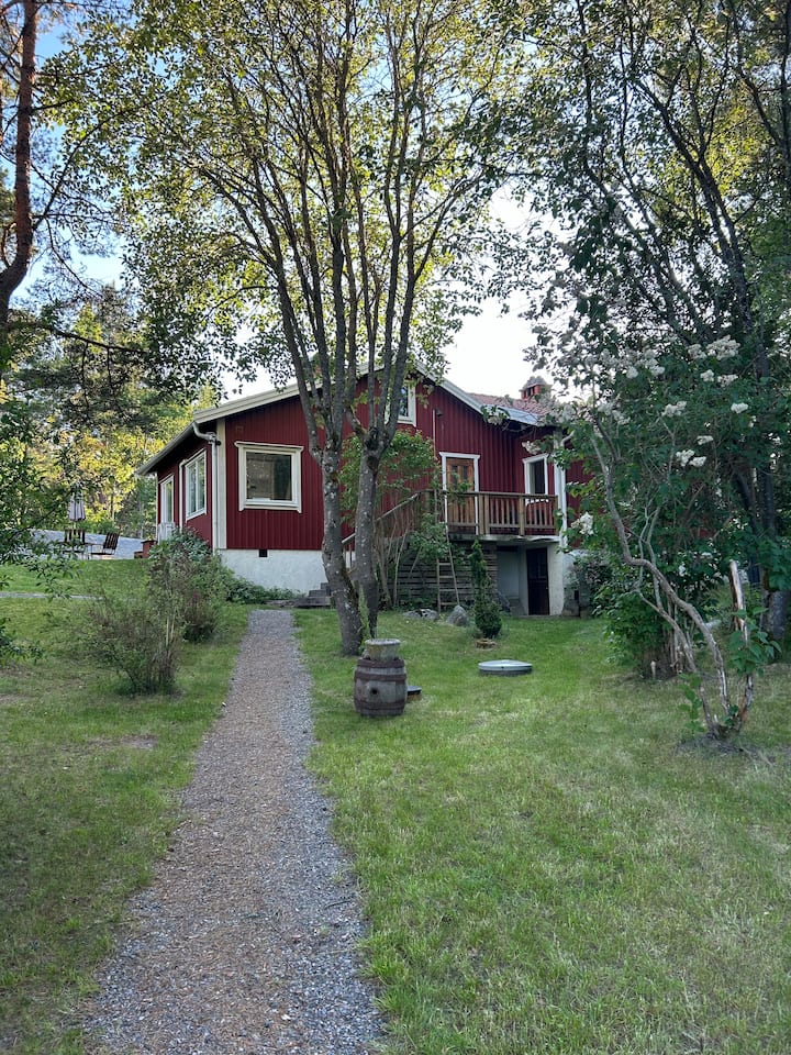 Mysig Villa På Vindö Nära Egen Båt- Och Badplats - Sandhamn