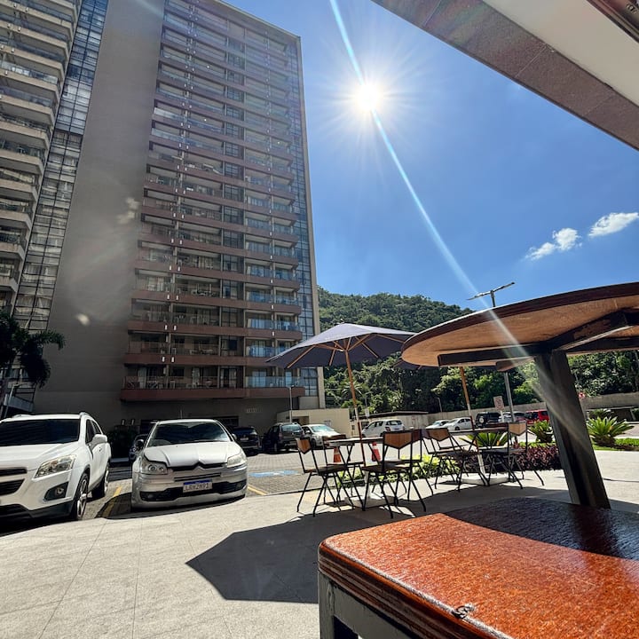 "Urban Retreat With Mountain View And Balcony" - Rio de Janeiro