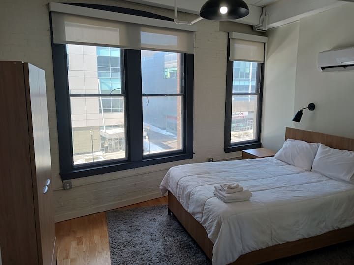 Fully Furnished 1 Bed Loft Style Pratt St&trumbull - Hartford, CT