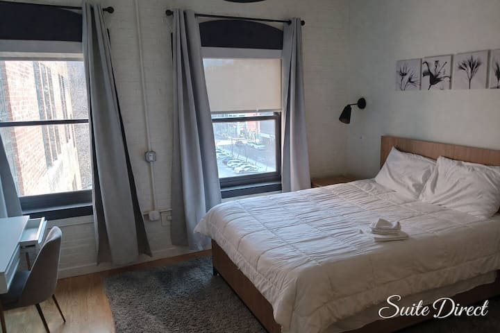 Trumbull & Pratt St Private Studio Loft Elevator - Hartford, CT
