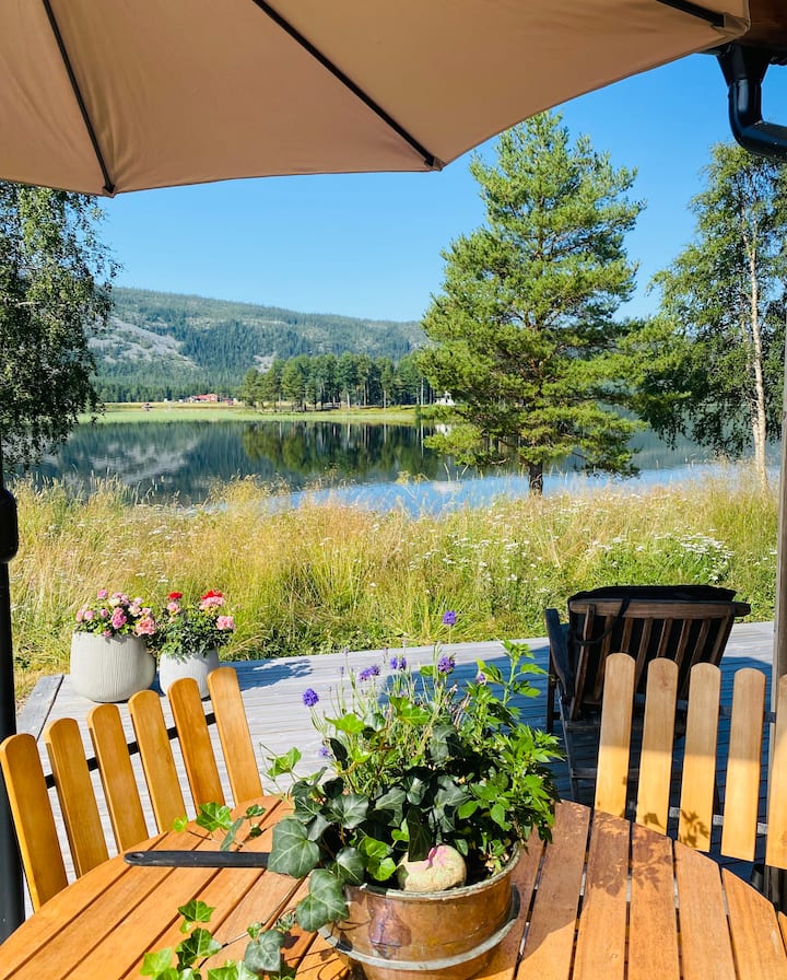 Hus Vid Vattnet I Klövsjö, Kanot Finns - Sweden