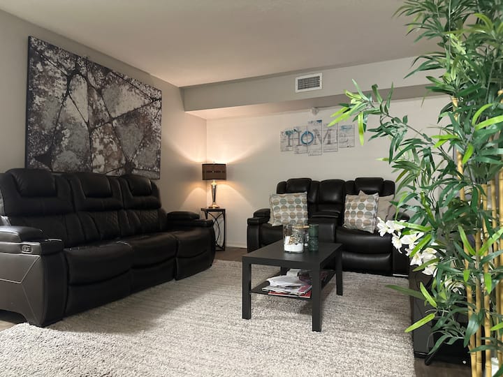 Where
Comfort Meets Charm Bed ! - Davie, FL