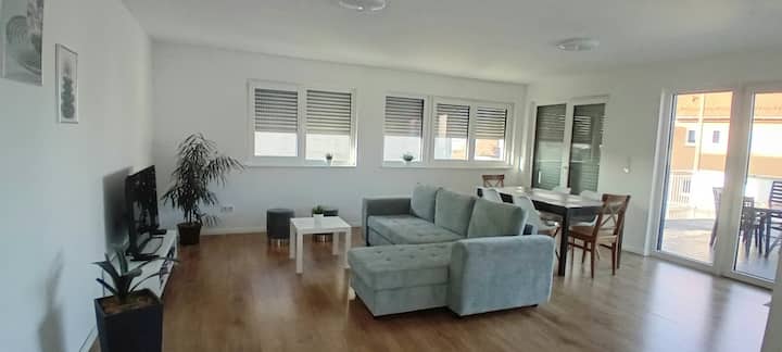 4 Zw Neubau, 2 Bäder, Küche, Terasse, Parkplatz - Fürth