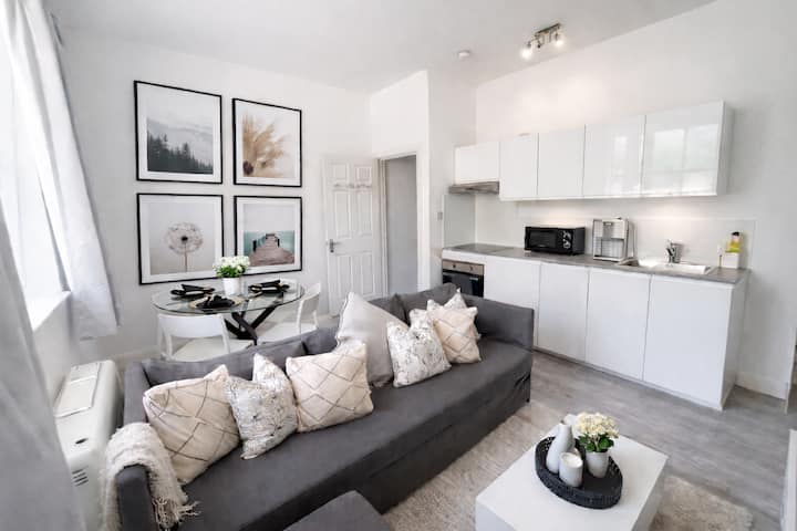 2 Bed Apartment, 15 Min To Seafront & Free Parking - Brighton