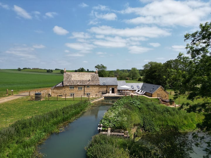 Cotswold Home With Hot Tub - Little Barford Mill - Banbury
